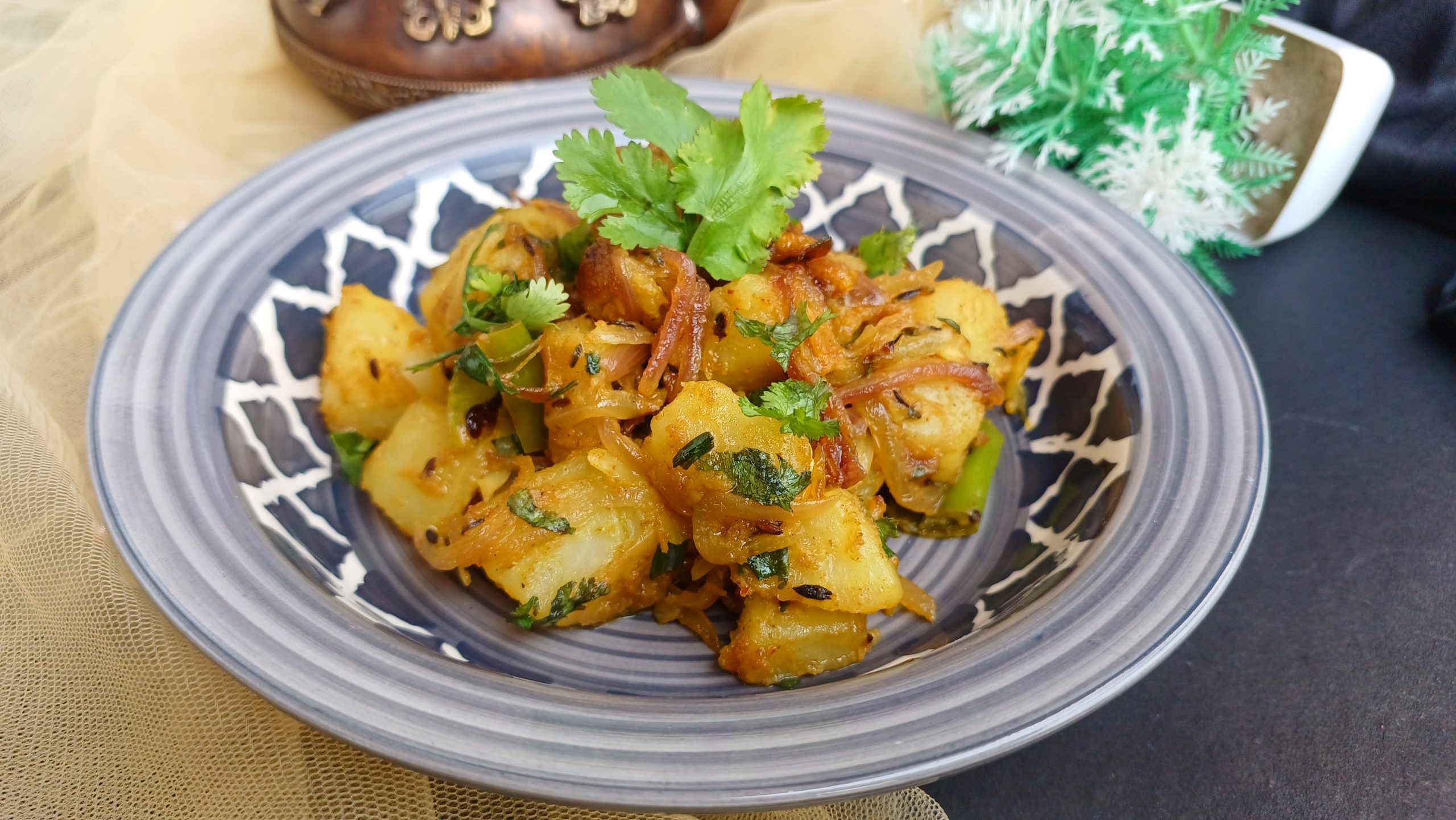 Aloo Pyaz Ki Sabzi - RasoiTak